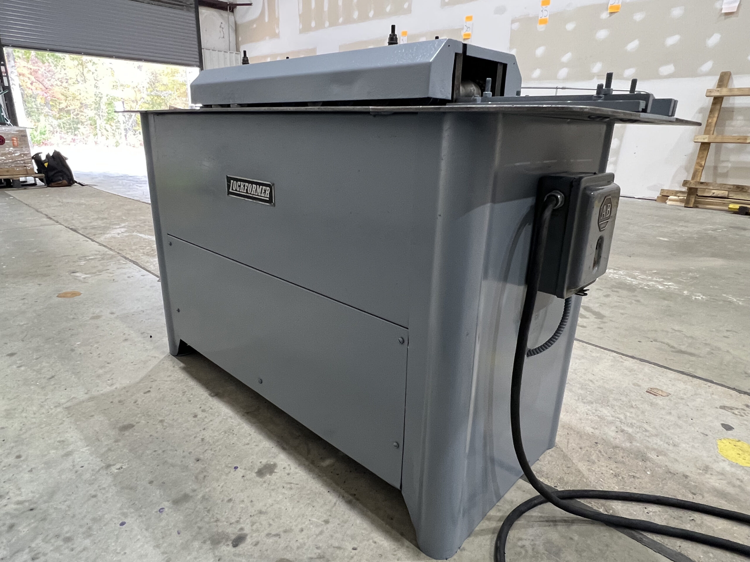 Lockformer 8900 Cleatformer (Used Machinery)